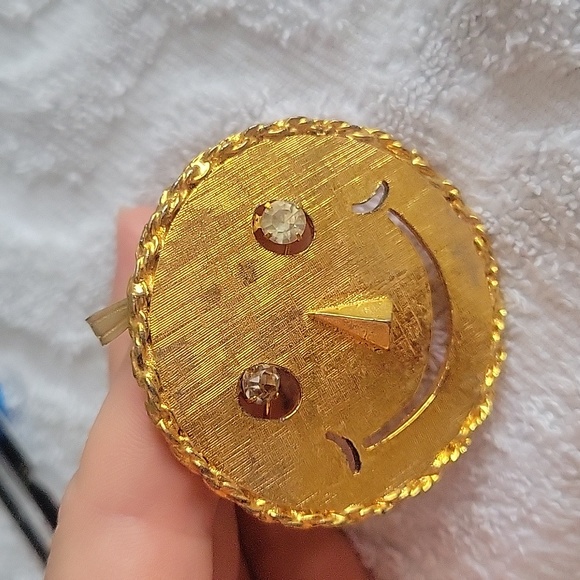 Vintage | Jewelry | Vintage Funny Smiley Face Rhinestone Eyes Round ...